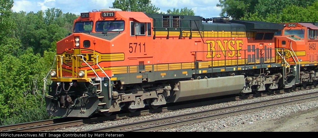 BNSF 5711